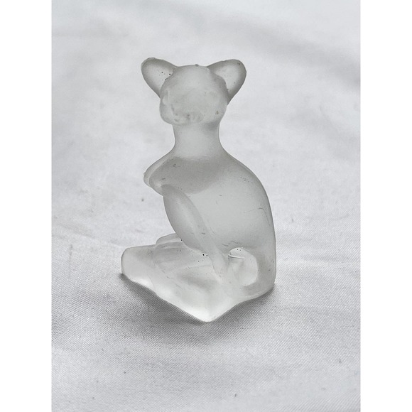 no brand | Accents | Vtg Satin Glass Mouse Figure | Poshmark